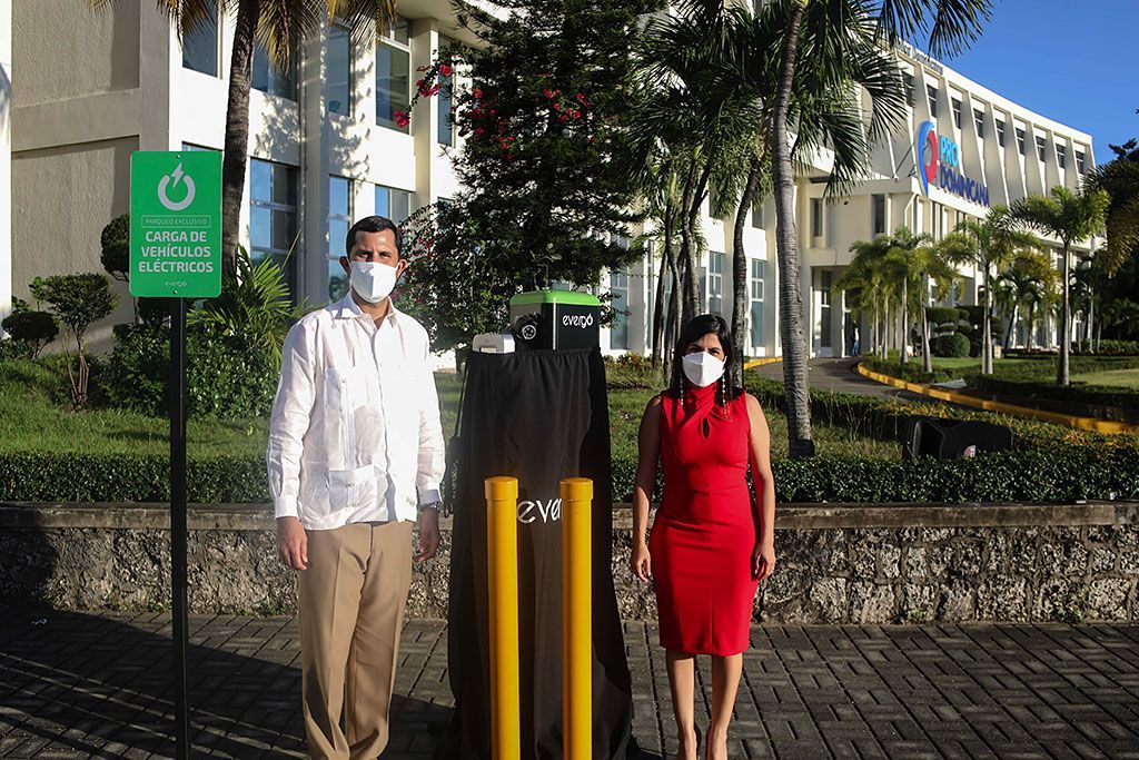 ProDominicana ofrece Estación EVERGO para Vehículos Eléctricos - Evergo