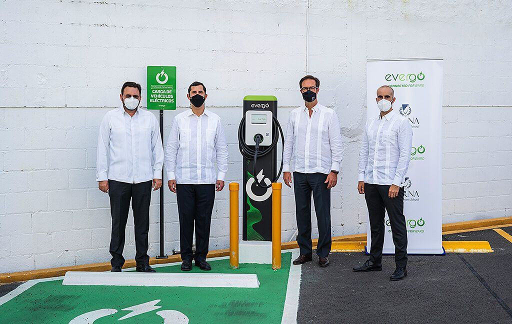 Barna celebra la apertura de su primera estación de carga para ...